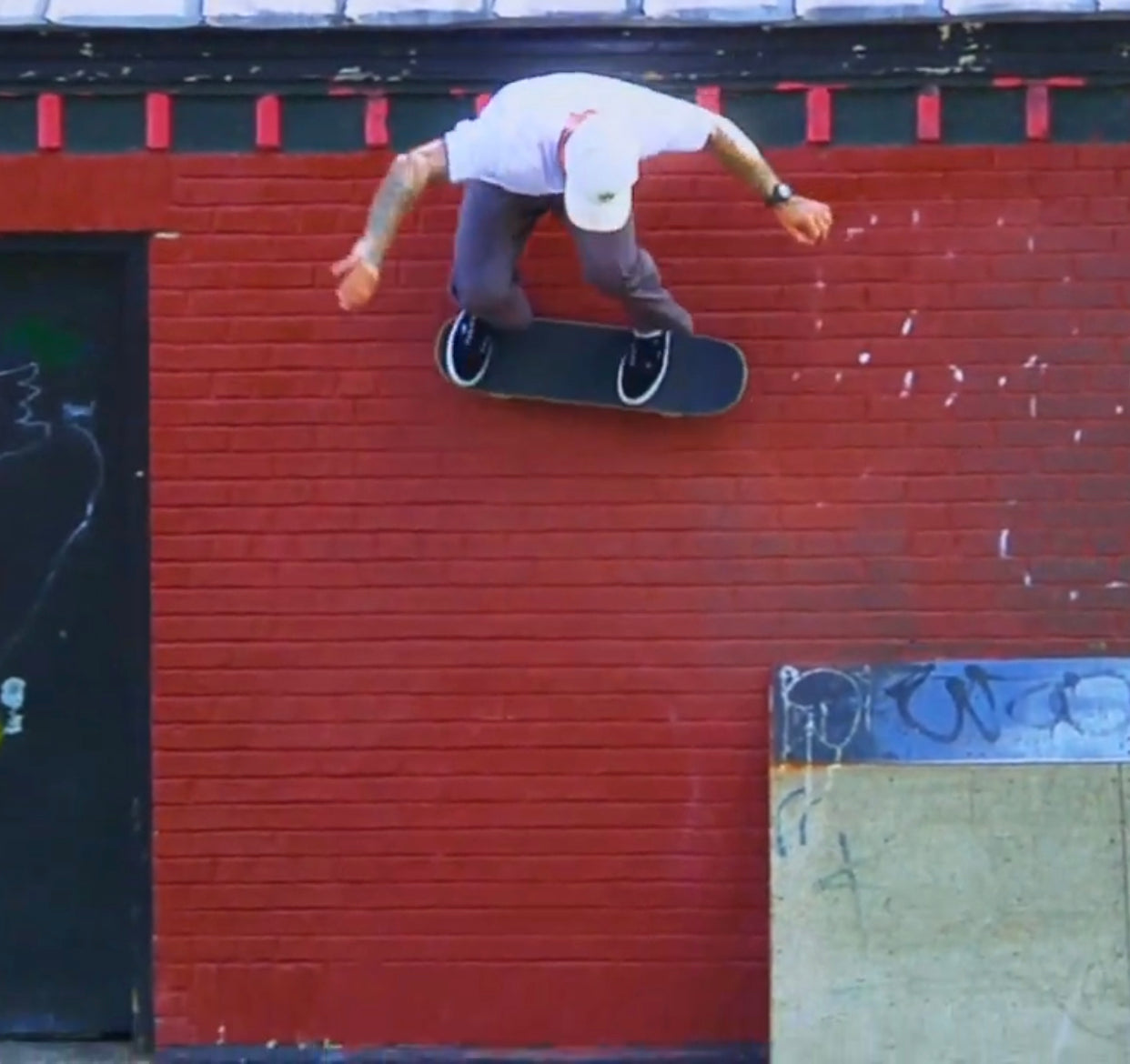 FA - ‘420 E 9th Street’ – Welcome Skate Store